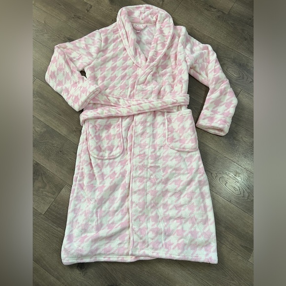 Joyspun | Intimates & Sleepwear | Joyspun Plush Robe Size Medium 8 New ...